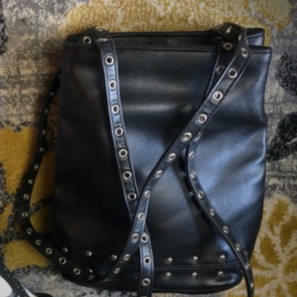Cute Nine West Purse! Man Made Materials Medium Size - Gem